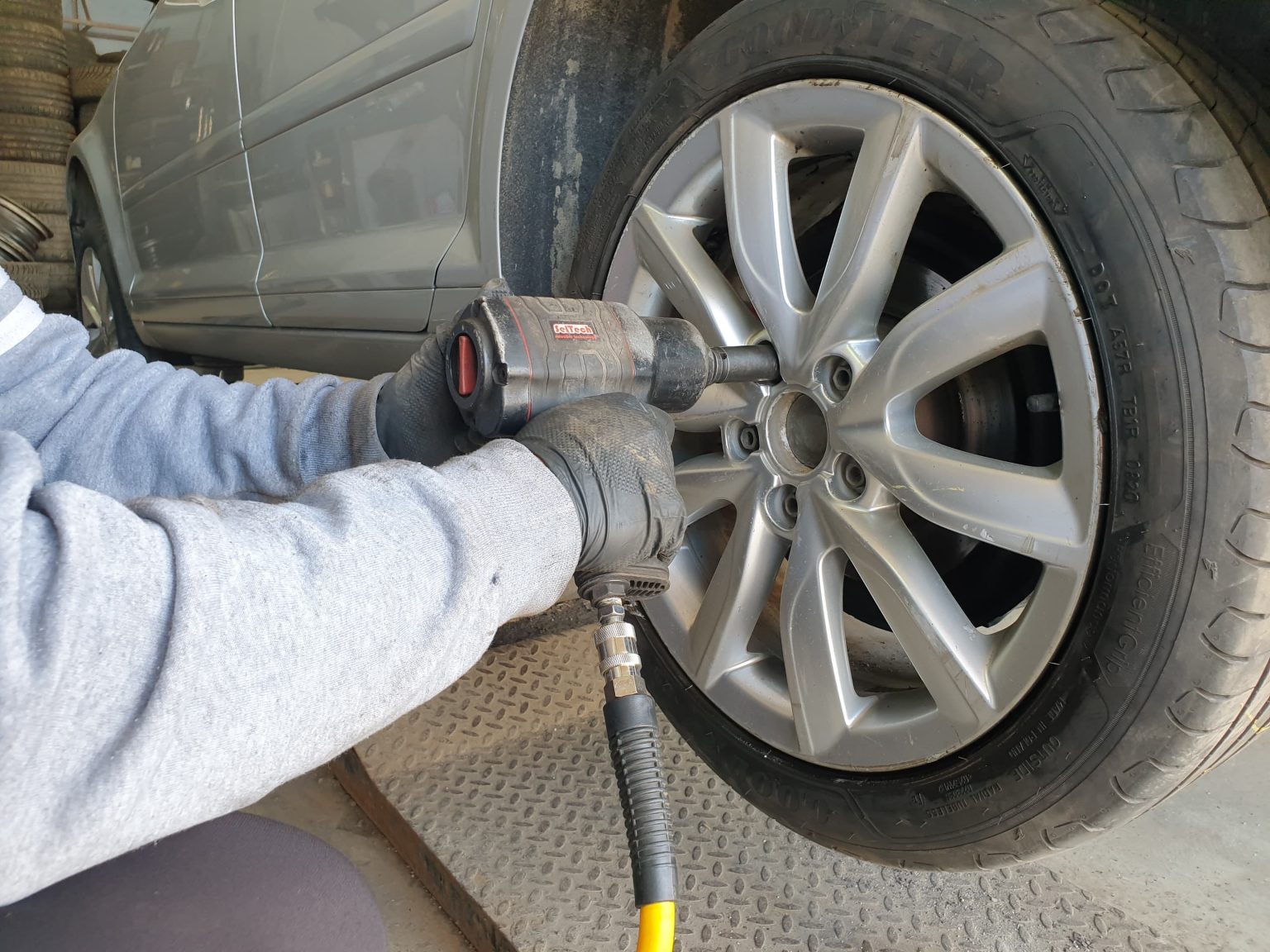 Servicii profesionale vulcanizare, schimb anvelope și depozitare ...